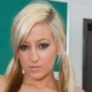 Lilly Kingston - Facts, Bio, Career, Net Worth | AidWiki