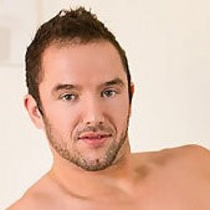 Logan Cruise - Facts, Bio, Career, Net Worth | AidWiki