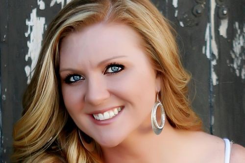 Jamie Mcguire - Facts, Bio, Career, Net Worth | AidWiki