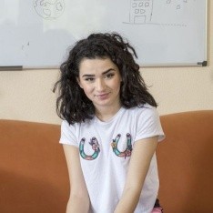 Mia Navarro - Facts, Bio, Career, Net Worth | AidWiki