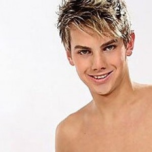 Johnny Hunter - Facts, Bio, Career, Net Worth | AidWiki