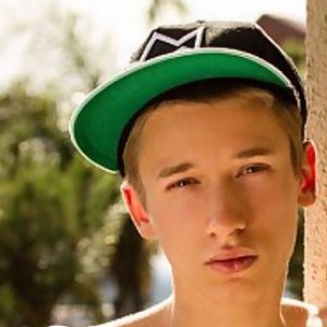 Sasha Peterson - Facts, Bio, Career, Net Worth | AidWiki