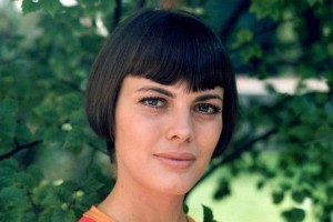 Mireille Mathieu - Facts, Bio, Career, Net Worth | AidWiki